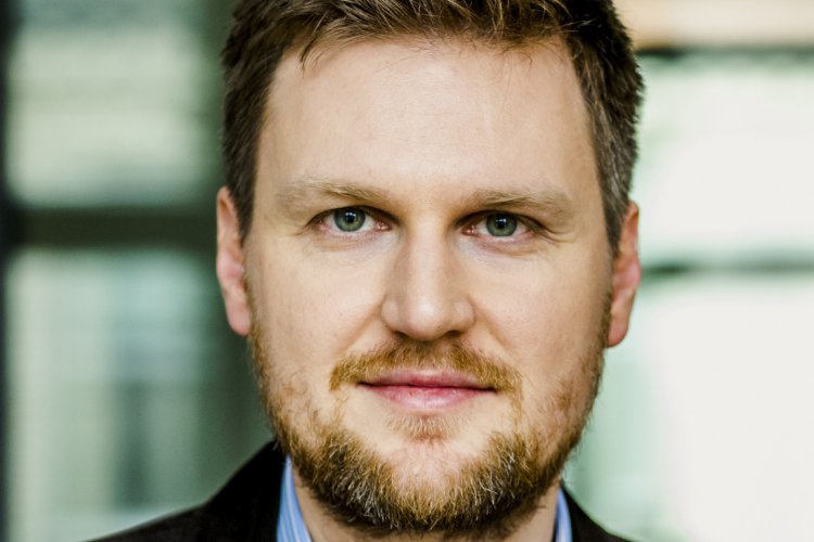 PRReport | Martin Rücker steigt bei Foodwatch auf