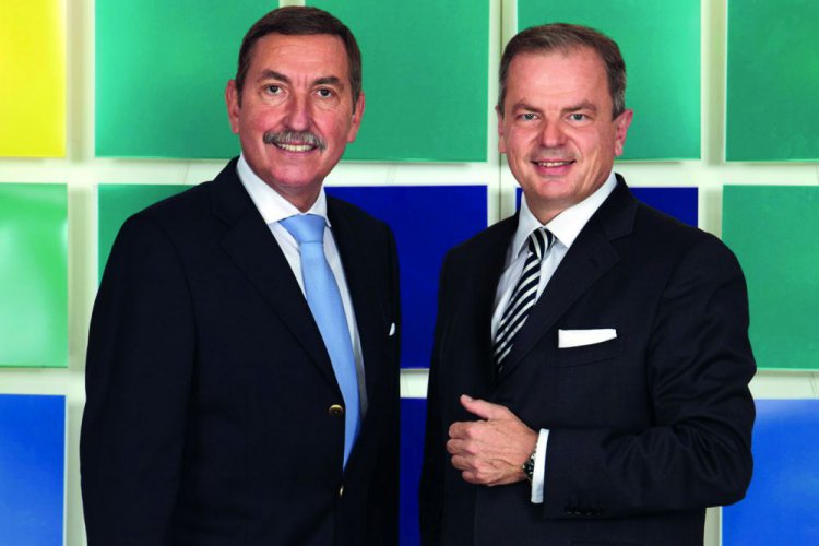 PRReport | Stühlerücken bei Hill & Knowlton