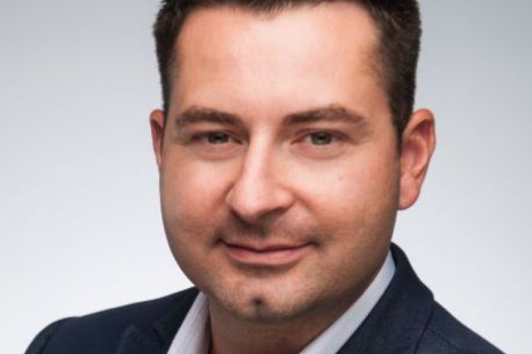 PRReport | Daniel Holm steigt bei Outbrain ein