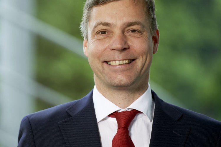 PRReport | Michael Frenzel baut Online-Portal für die Cloud-Szene