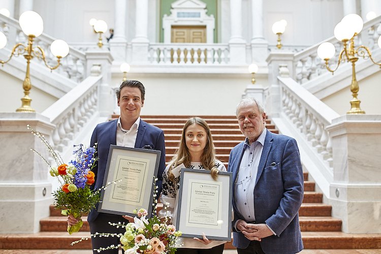 PRReport | Auszeichnung für Anna Pirus und Sebastian Jansen