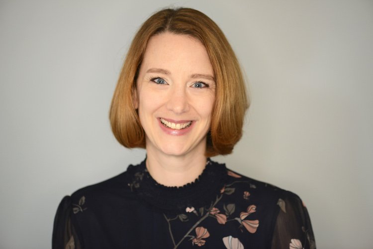 PRReport | Sabine Felber berät unter Harvard Engage-Flagge