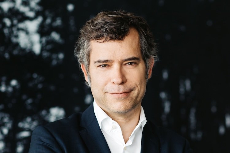 PRReport | „Das Einfärben von Firmenlogos halte ich nicht für besonders ...