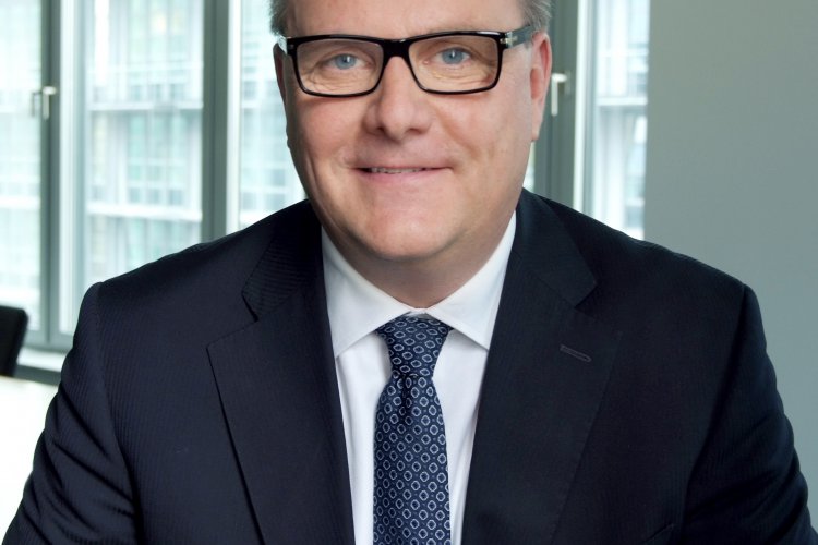 PRReport | Matthias Poth soll IPO-PR für Bayers Plastik-Spin-off machen